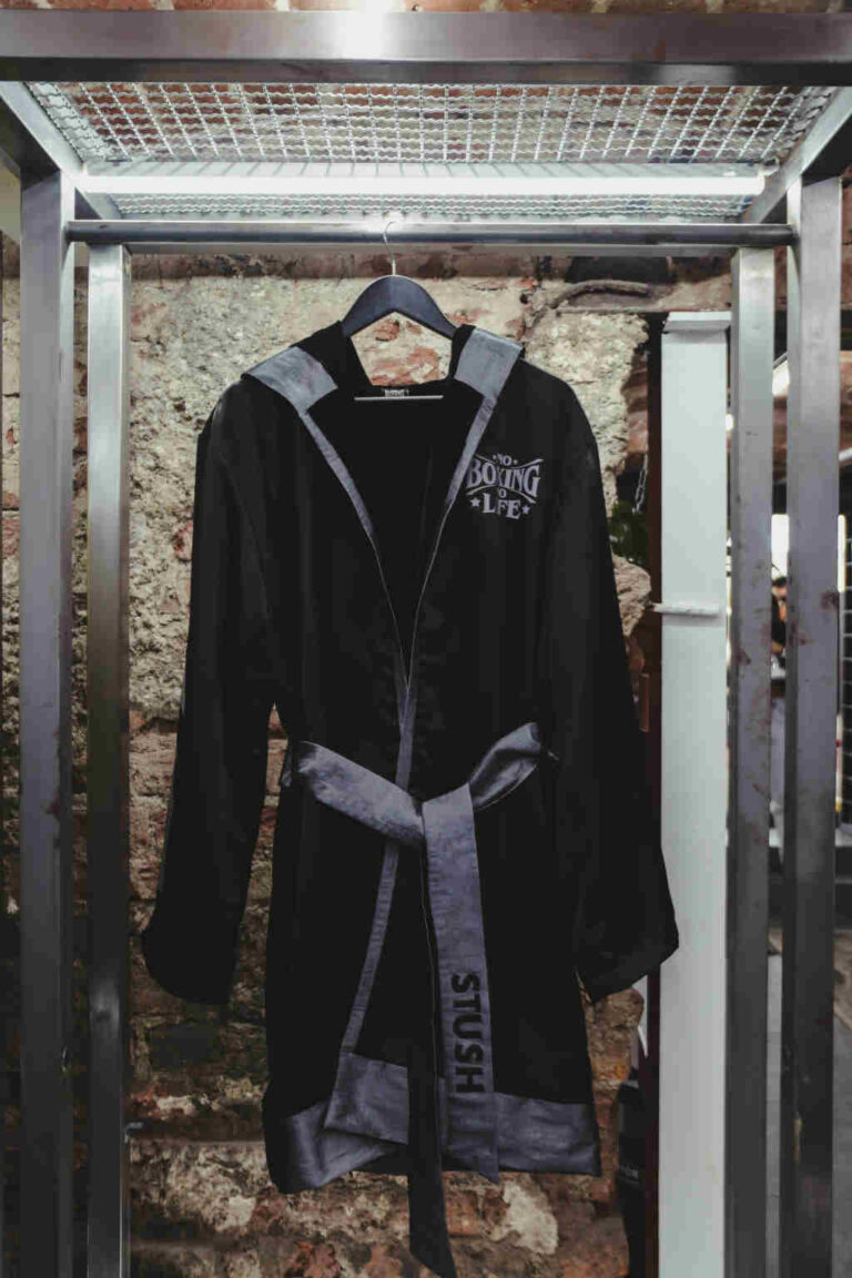 Canelo Álvarez ya tiene línea de ropa y accesorios